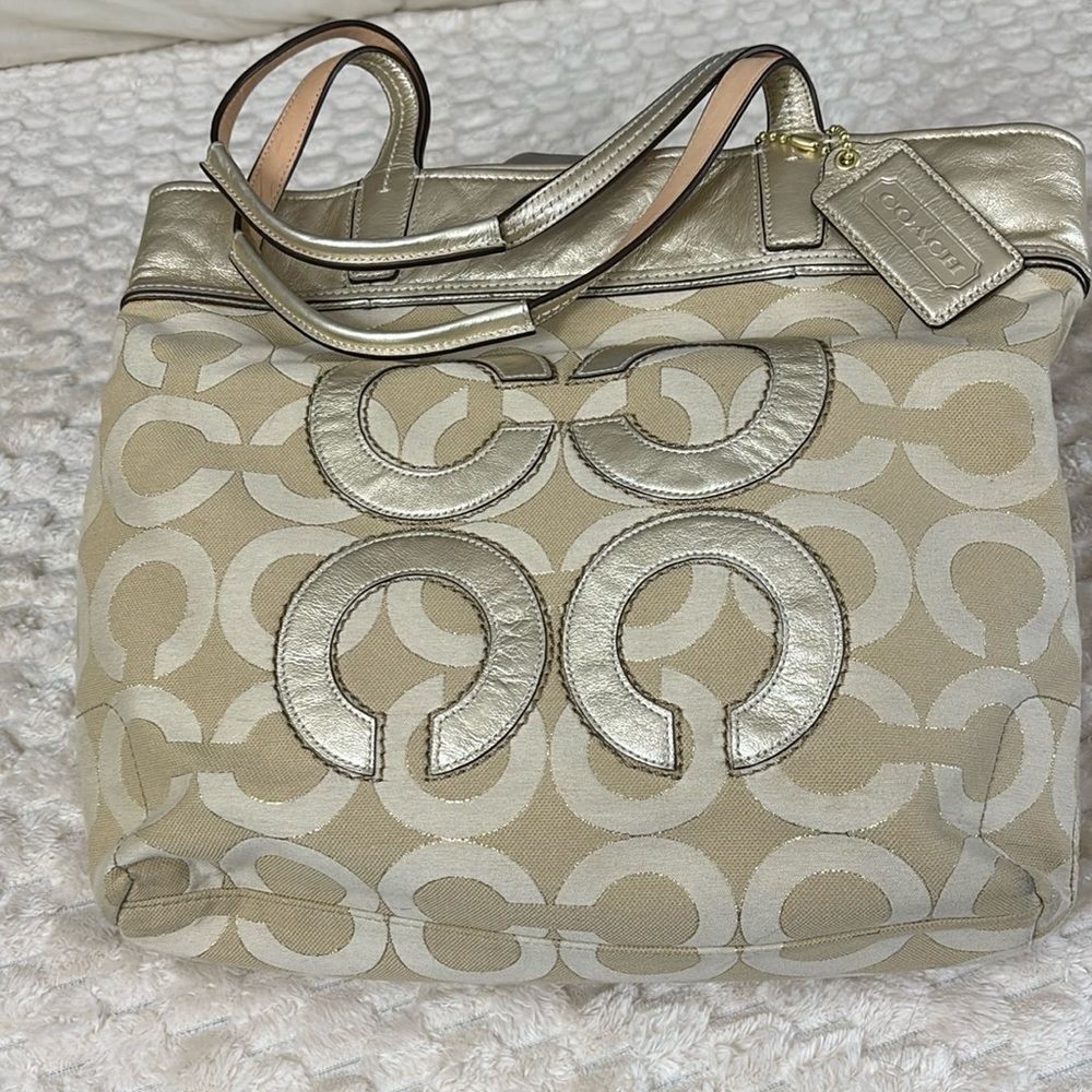 Coach Large Purse In Excellent Condition. Cream/Champ… - Gem